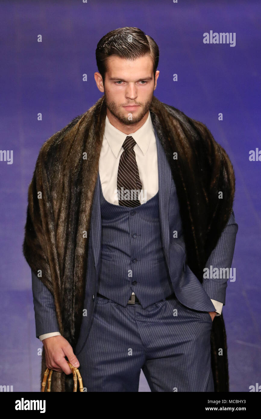 Art Hearts Fashion LA Fashion Week - Danny Nguyen - Catwalk at The ...