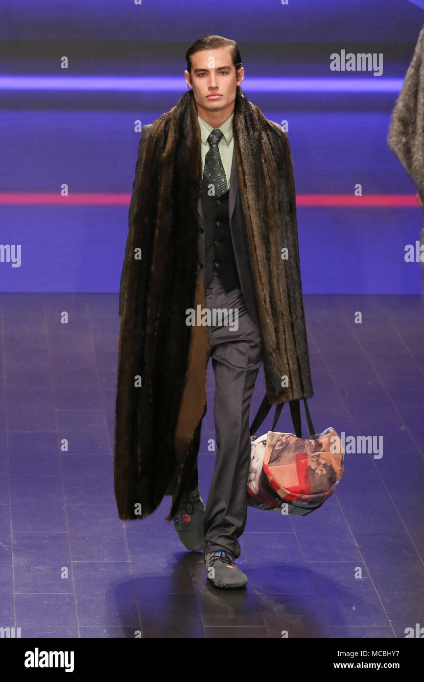 Art Hearts Fashion LA Fashion Week - Danny Nguyen - Catwalk at The ...