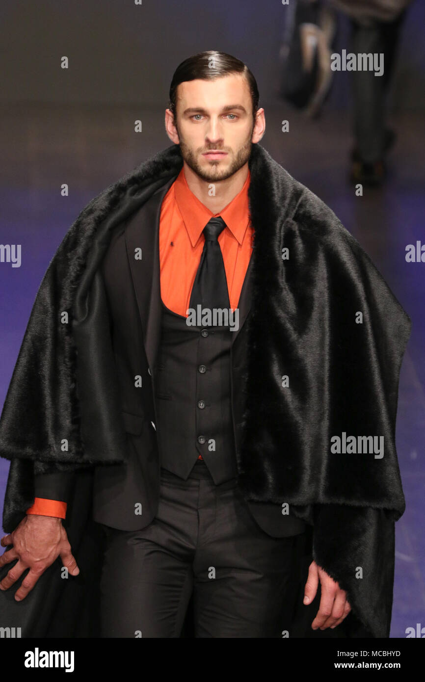 Art Hearts Fashion LA Fashion Week - Danny Nguyen - Catwalk at The ...