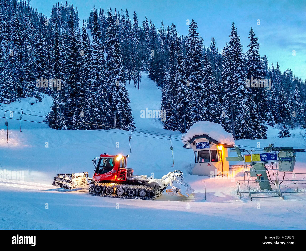 Snow groomer canada hi-res stock photography and images - Alamy
