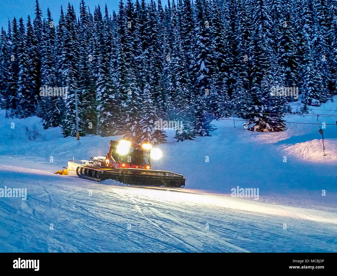 Snow cat groomer hi-res stock photography and images - Alamy