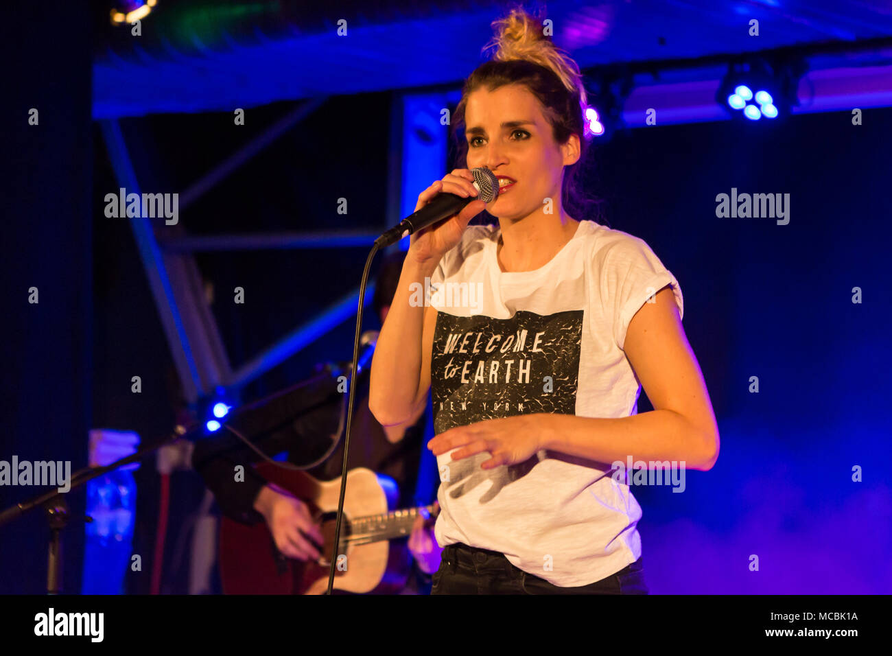 Lina button live hi-res stock photography and images - Alamy