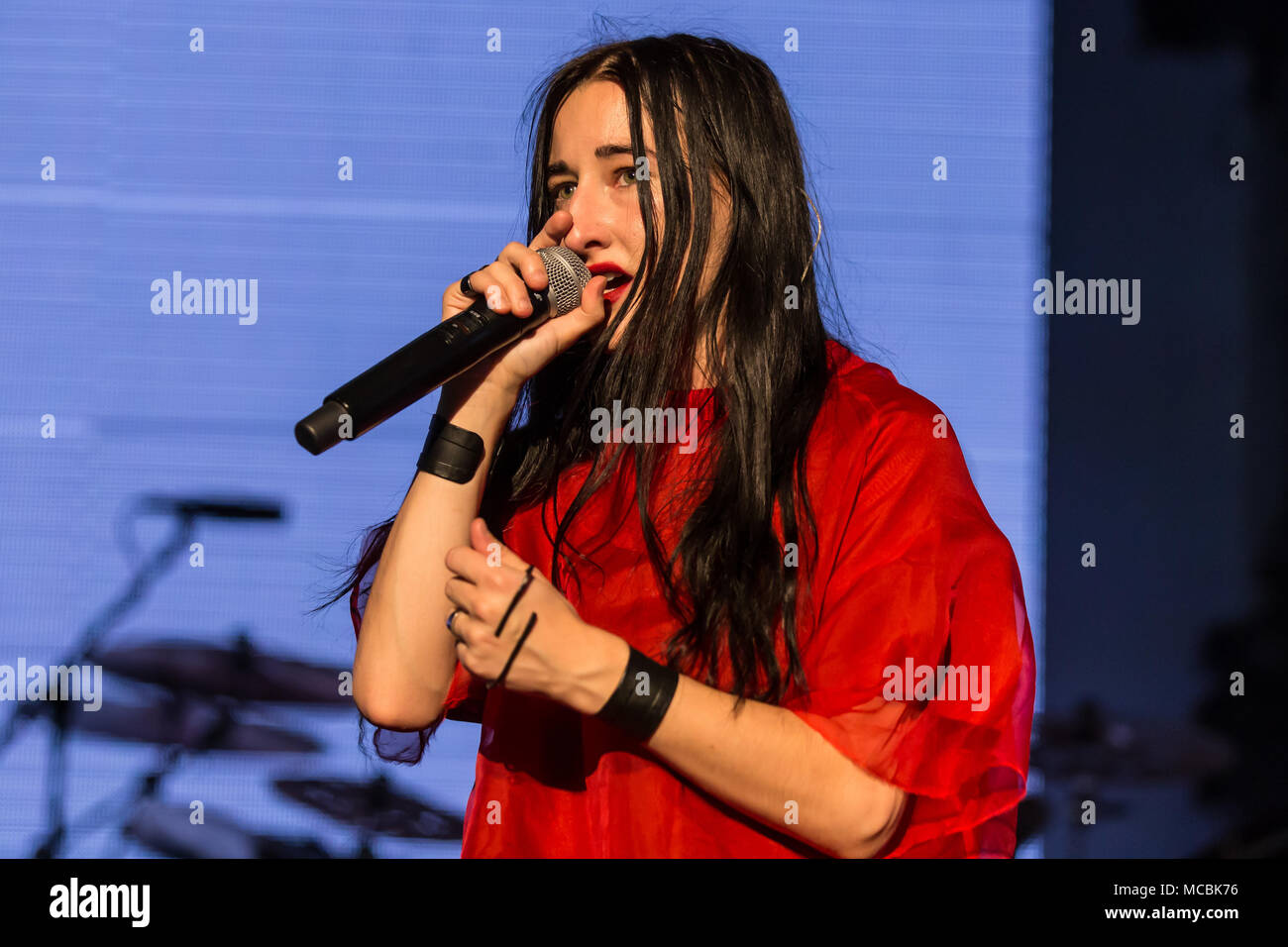Female music producer hi-res stock photography and images - Alamy