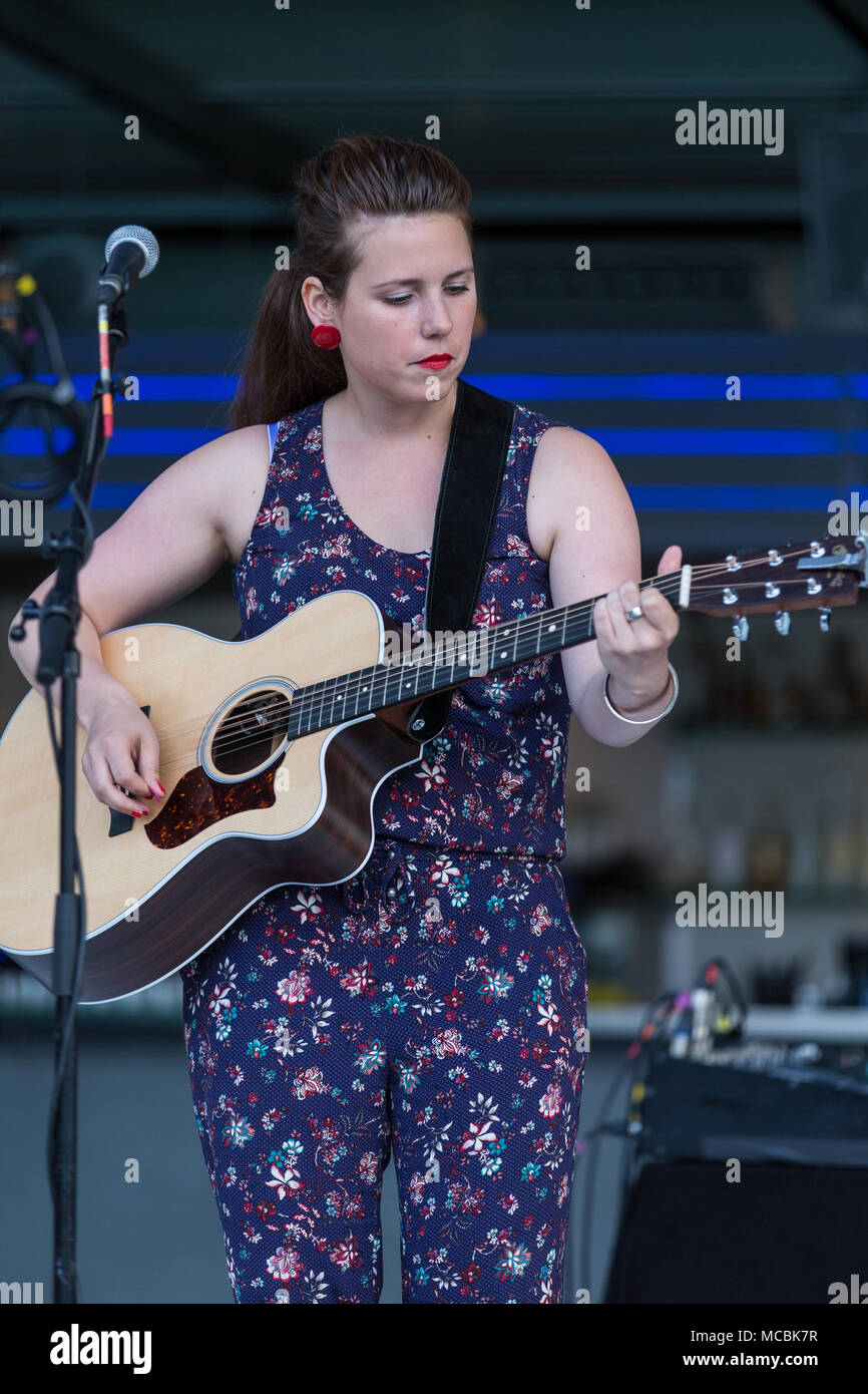 Anna mae hi-res stock photography and images - Alamy