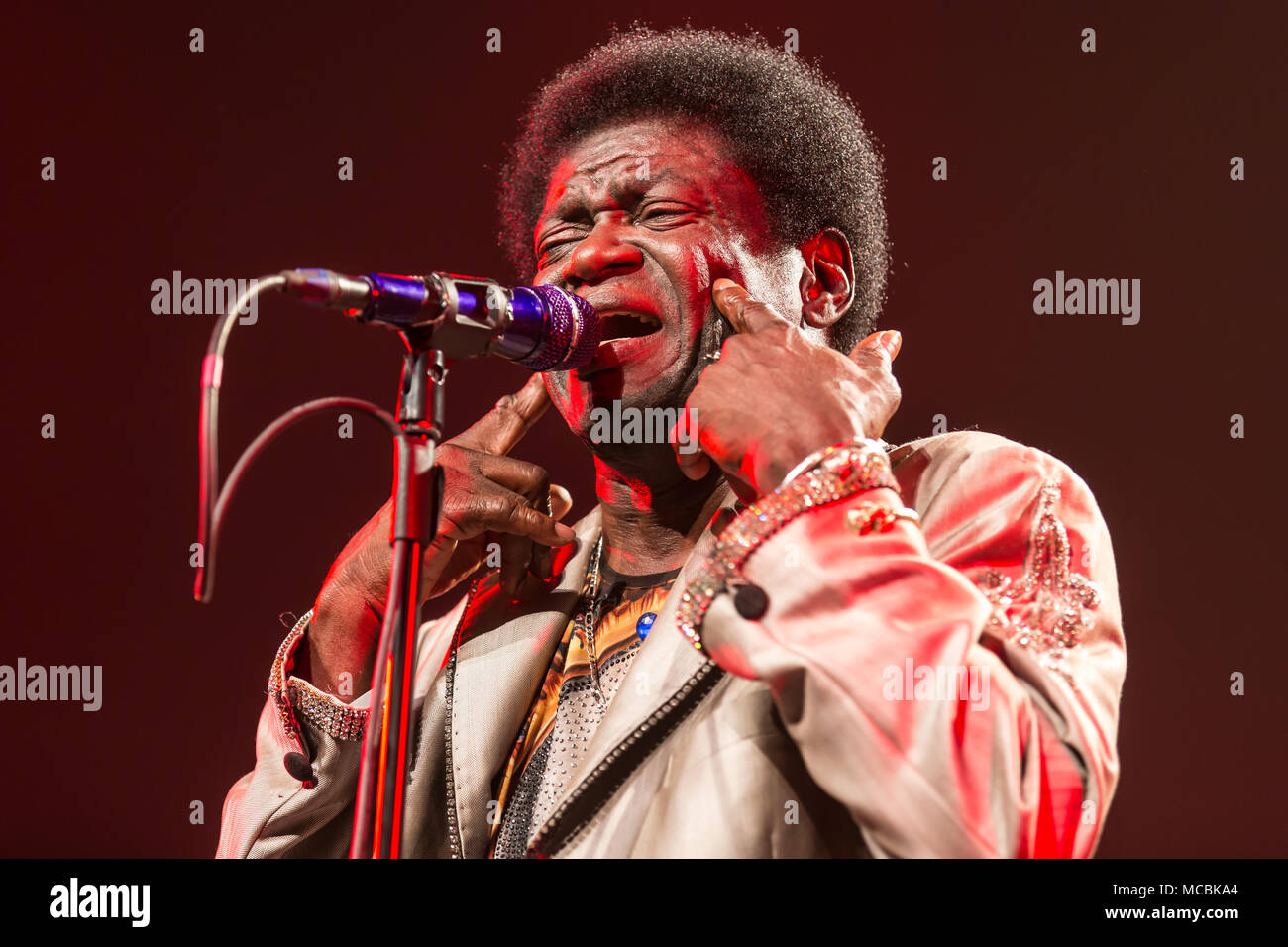 Show us your soul hi-res stock photography and images - Alamy