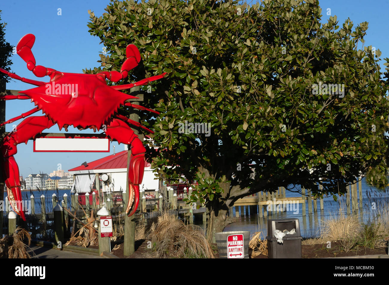Large overhead sign hi-res stock photography and images - Alamy