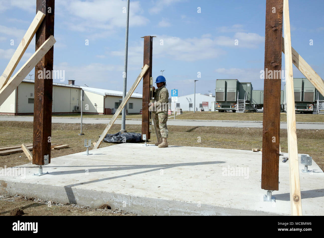 A U.S. Army Soldier assigned to the 859th Engineer Company from the ...