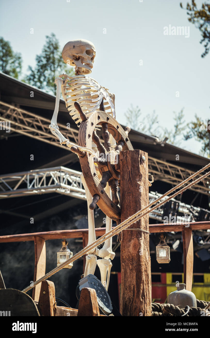 Skeleton elf hi-res stock photography and images - Alamy