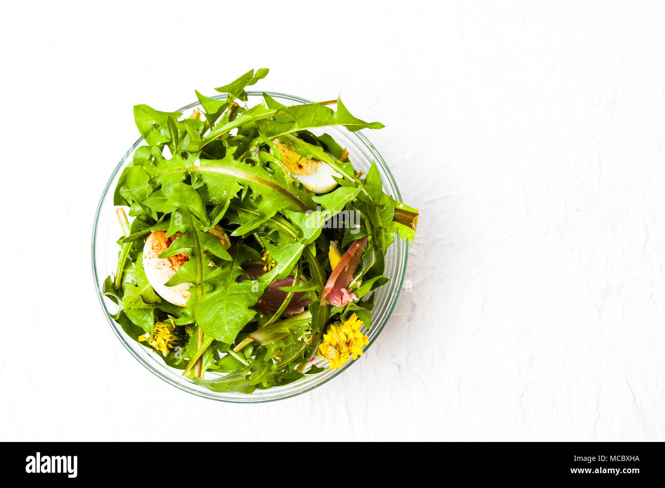 Dandelion top view Cut Out Stock Images & Pictures - Alamy