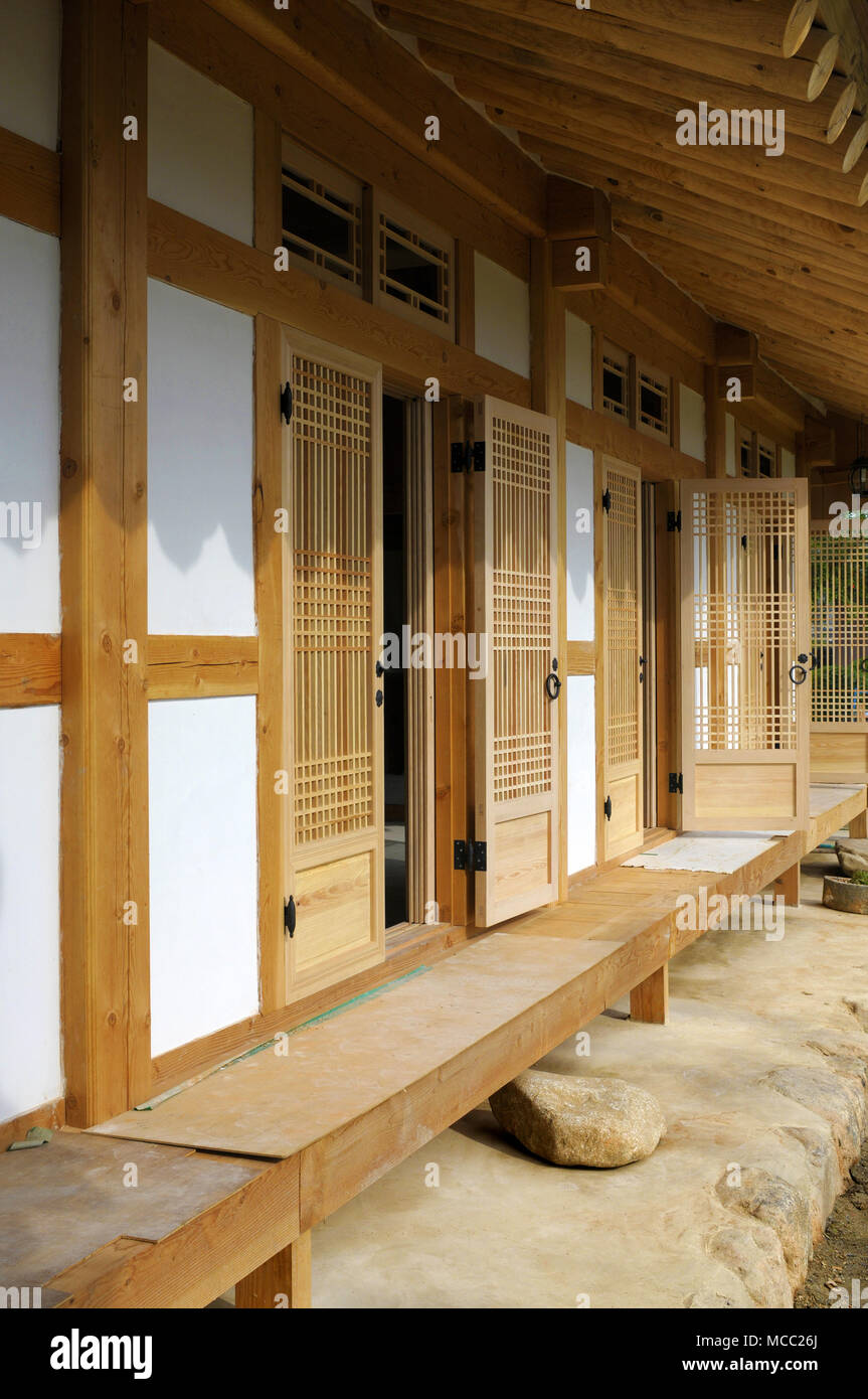 Korean cottage hi-res stock photography and images - Alamy