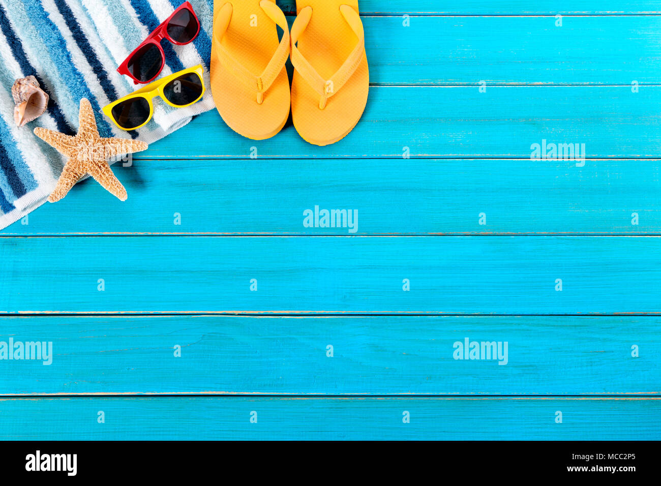 Summer beach background border, flip flops, starfish, copy space Stock ...