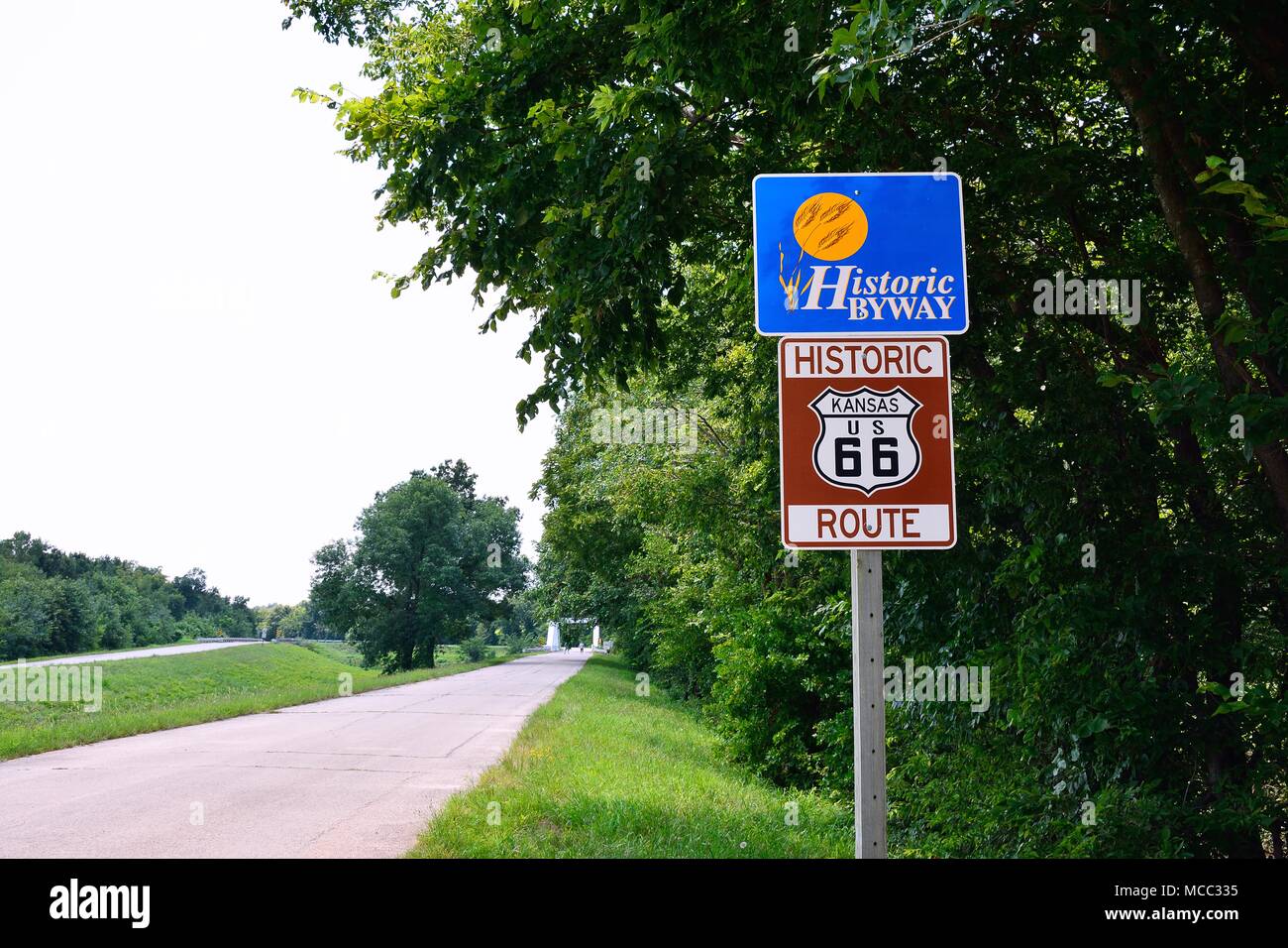 Historic Route 66 road sign in Kansas Stock Photo - Alamy