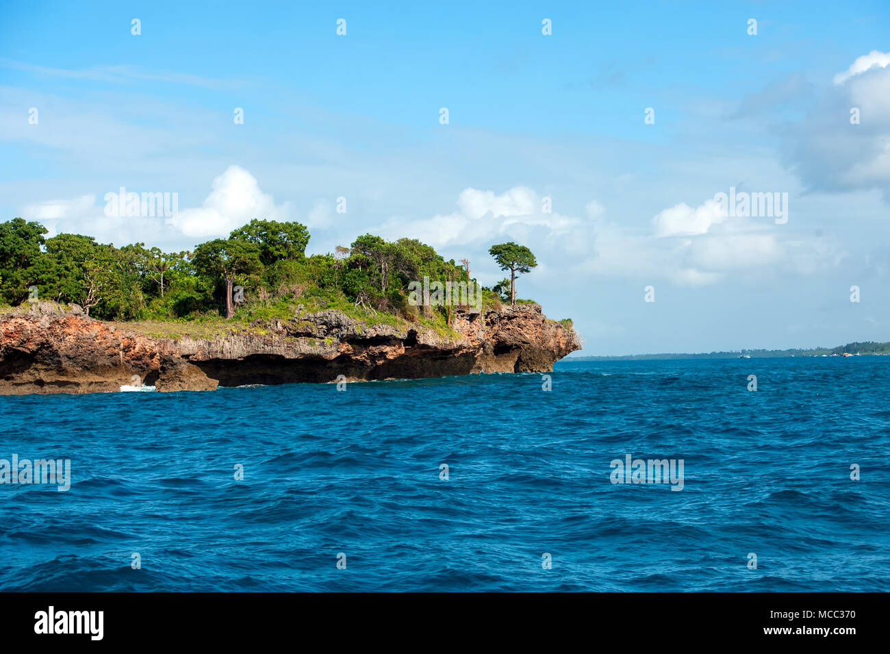 Green island and sea nature landscape in Indian ocean Stock Photo - Alamy
