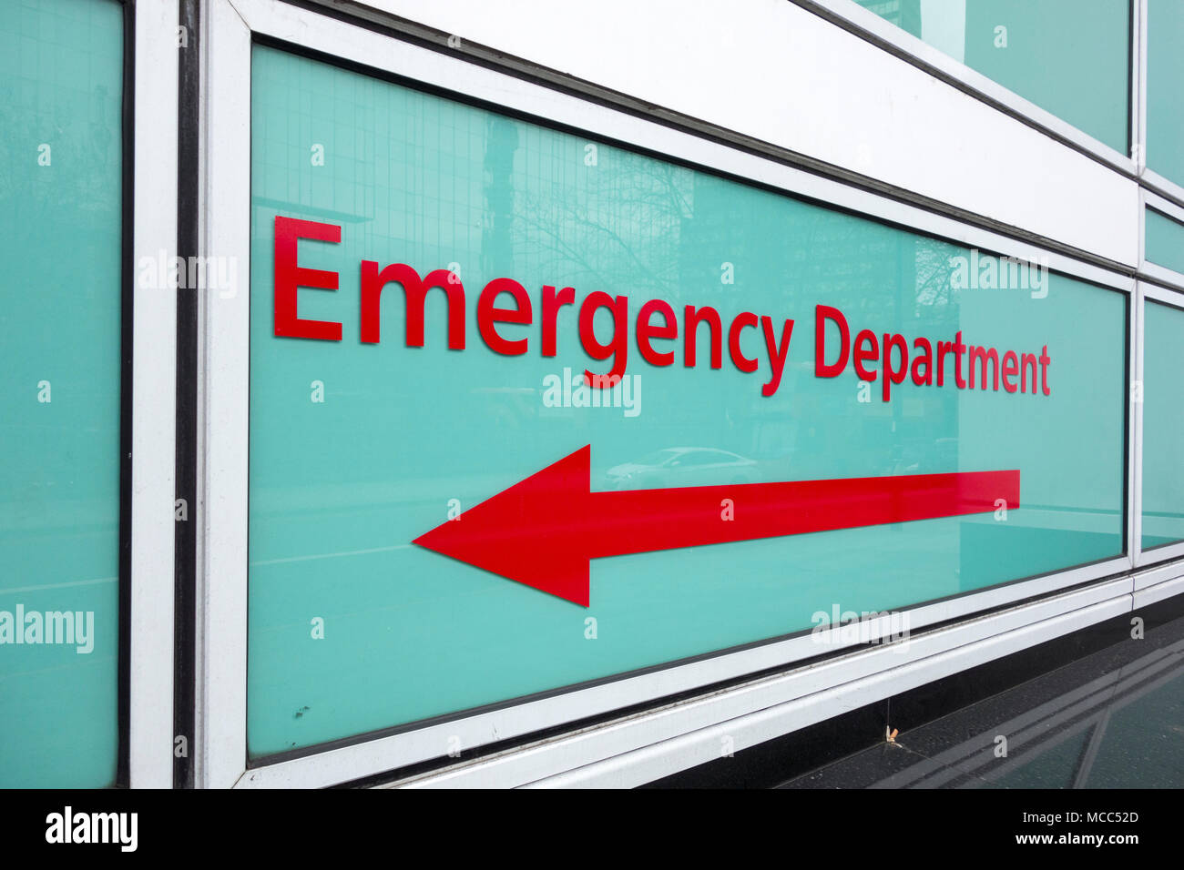 Hospital emergency department hi-res stock photography and images - Alamy
