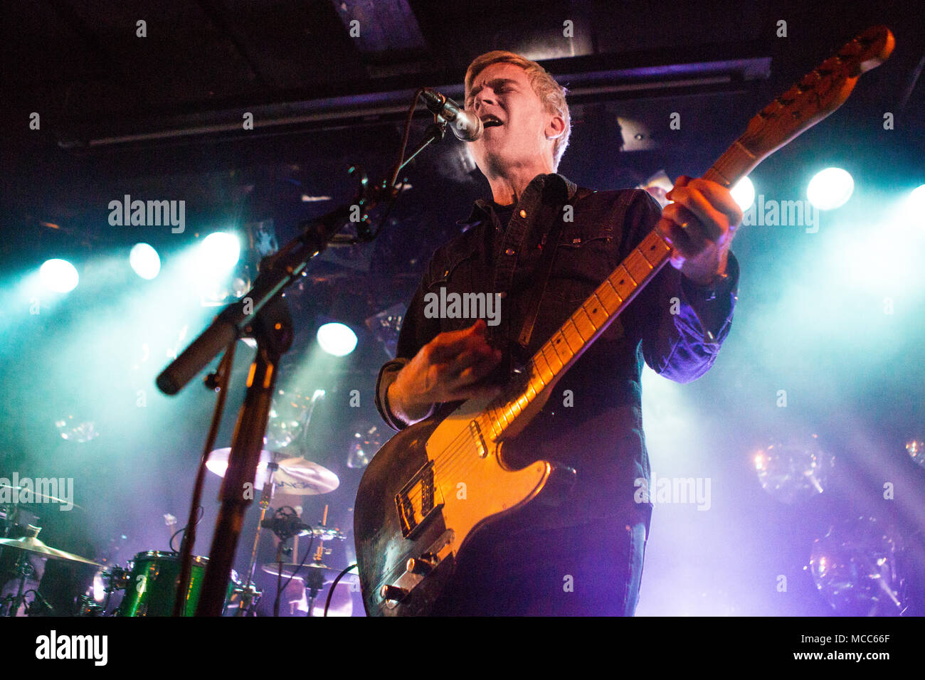 Nada surf guitarist hi-res stock photography and images - Alamy
