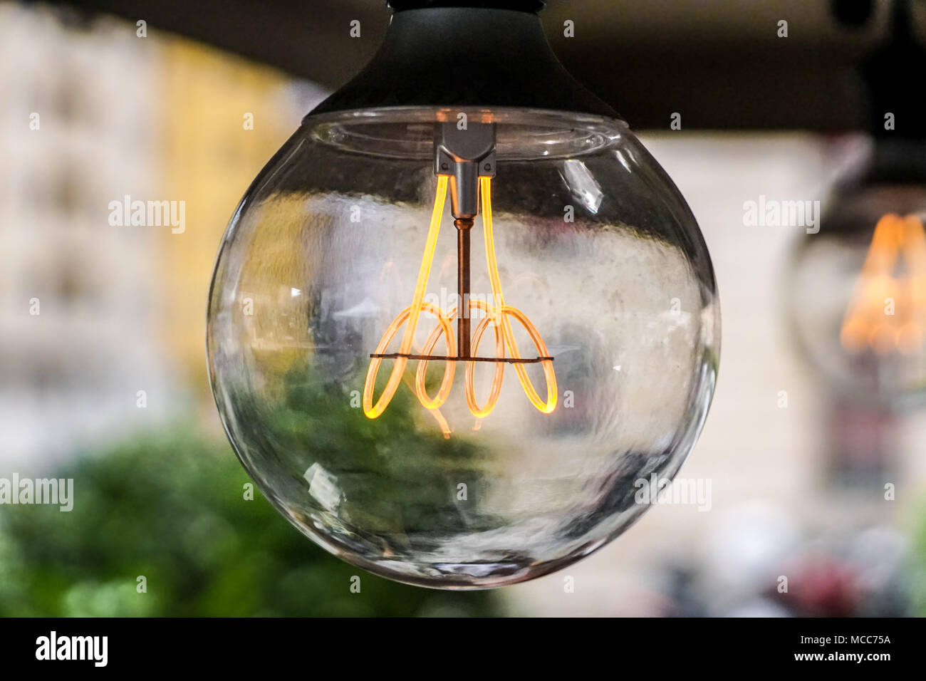 Antique lightbulb hi-res stock photography and images - Alamy