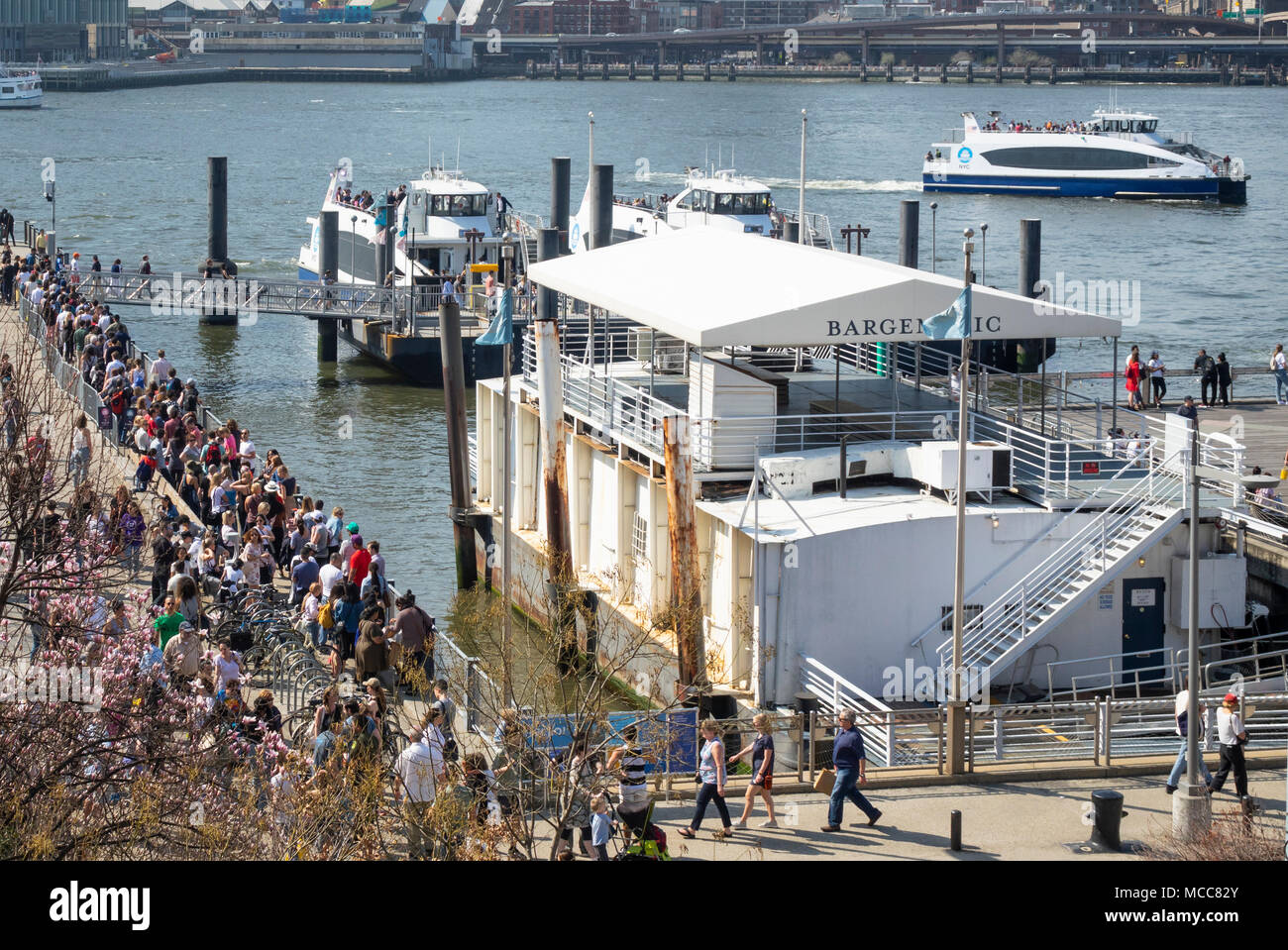 Dumbo ride hi-res stock photography and images - Alamy