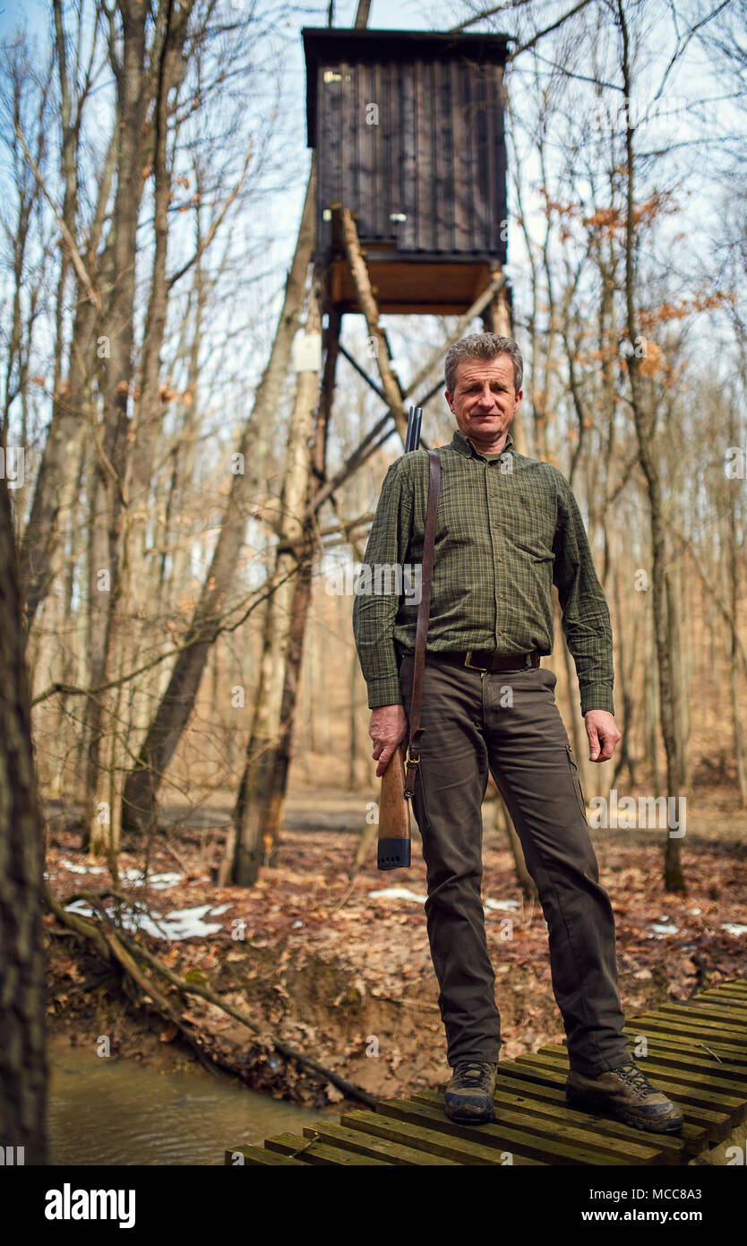 Game ranger hi-res stock photography and images - Alamy