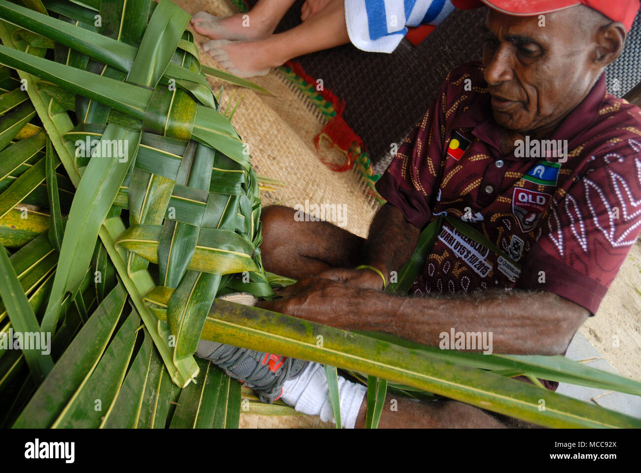Weaving palm leaves craftsman hi-res stock photography and images - Alamy