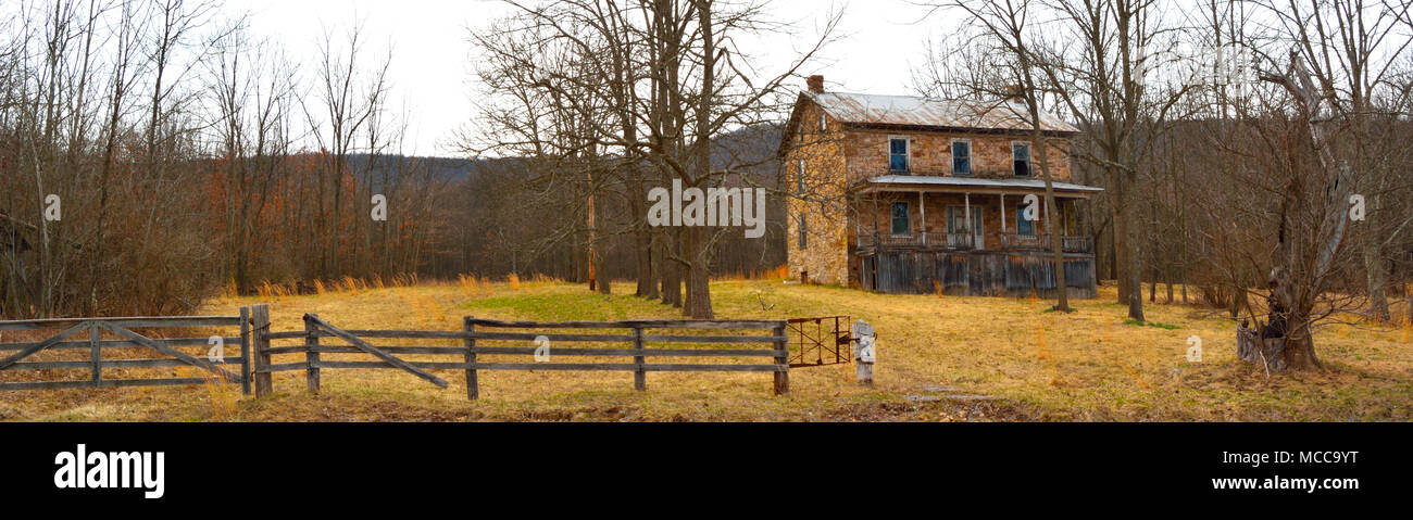 Old country farm hi-res stock photography and images - Alamy