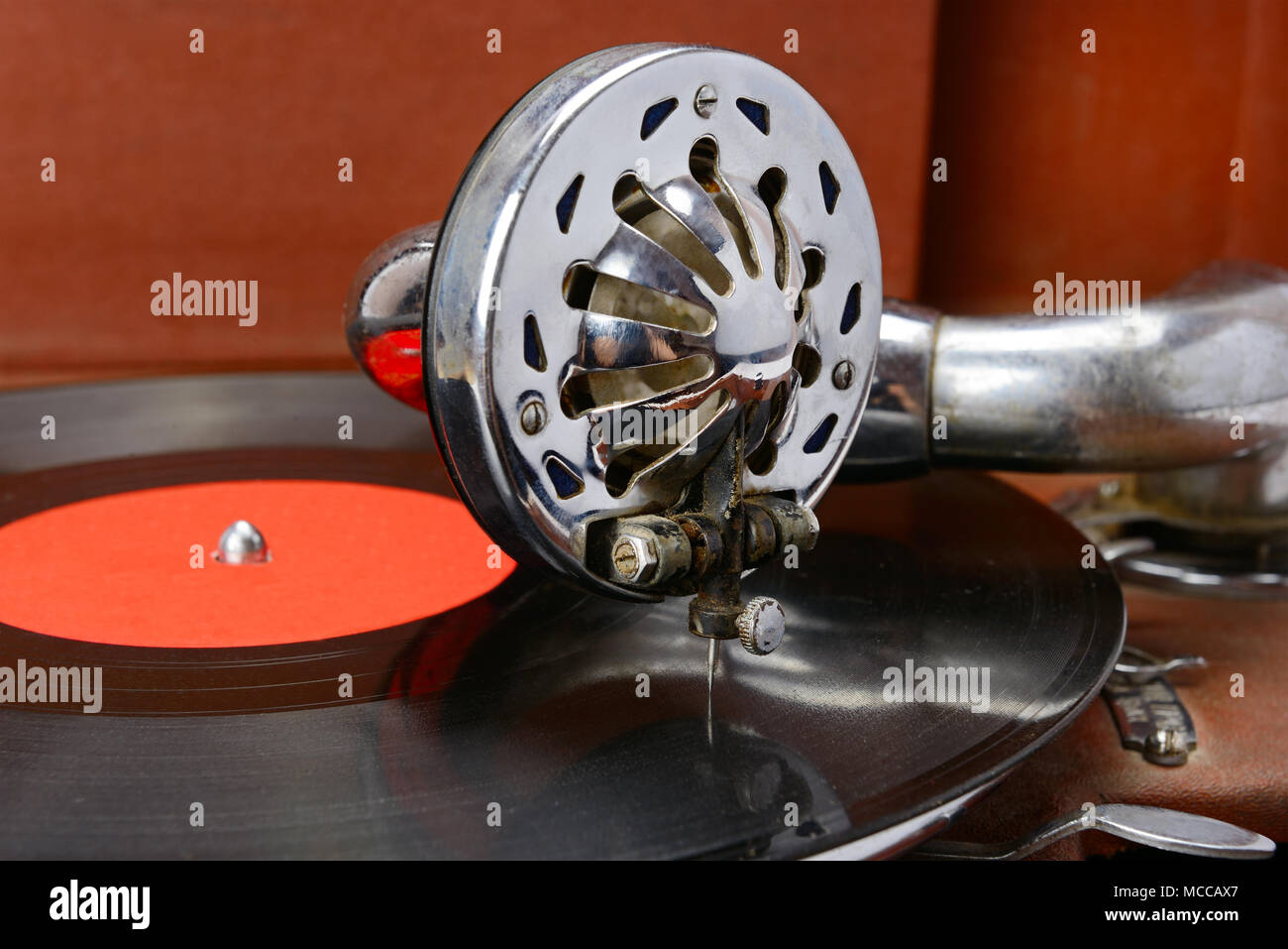 old gramophone and vinyl record Stock Photo - Alamy