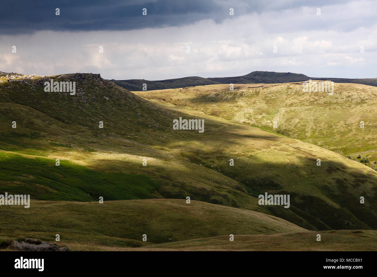View to Edale Head and Grindslow Knoll from Swine's Back, Kinder Scout ...