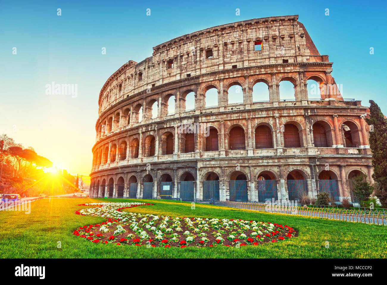Roman colosseum flowers hi-res stock photography and images - Alamy