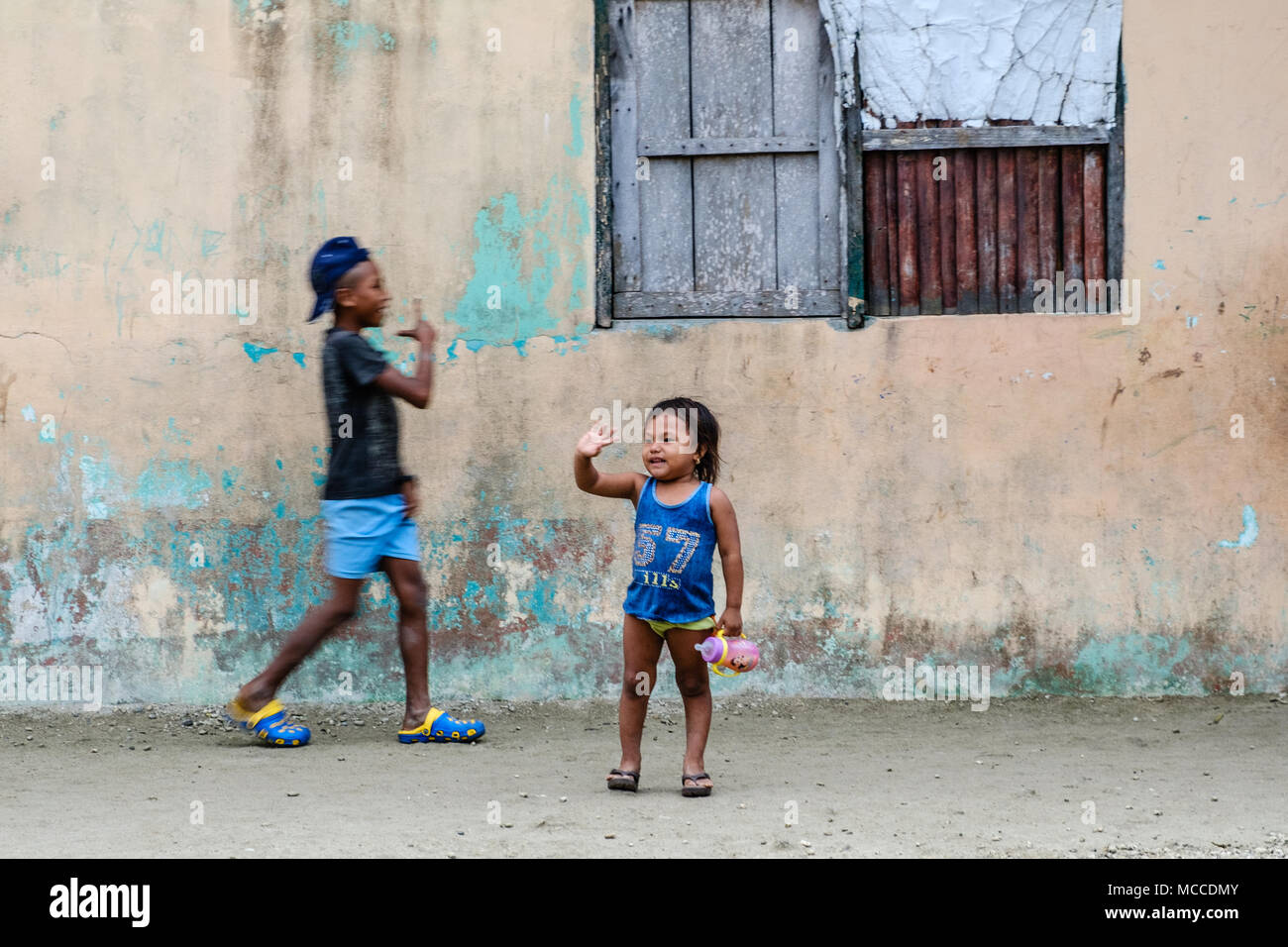 Guna Yala, Panama - march 2018: Group of children playing on the street ...
