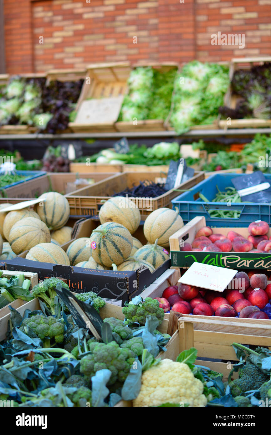 Market vendor eating melon hi-res stock photography and images - Alamy