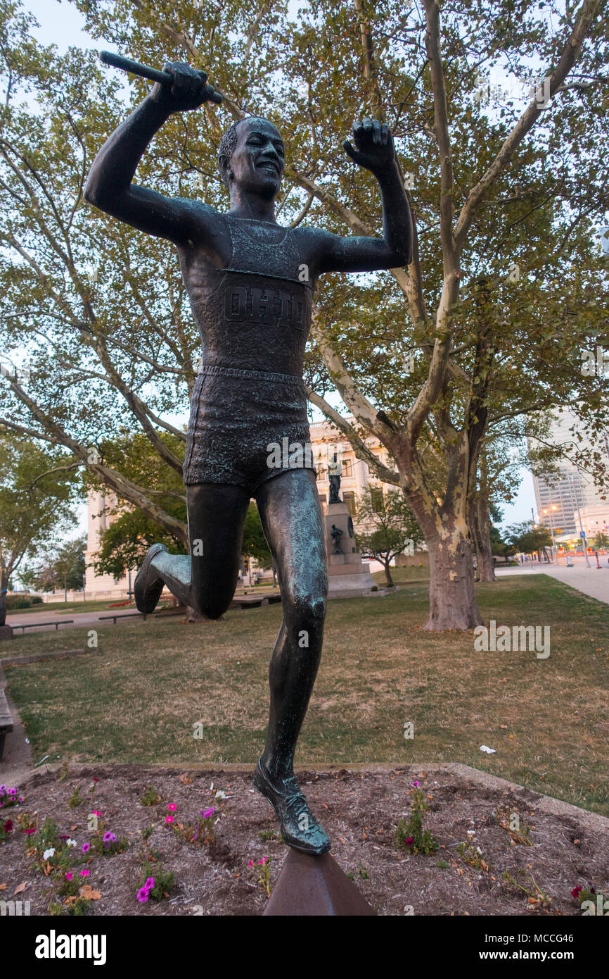Jesse Owens statue cleveland ohio Stock Photo - Alamy