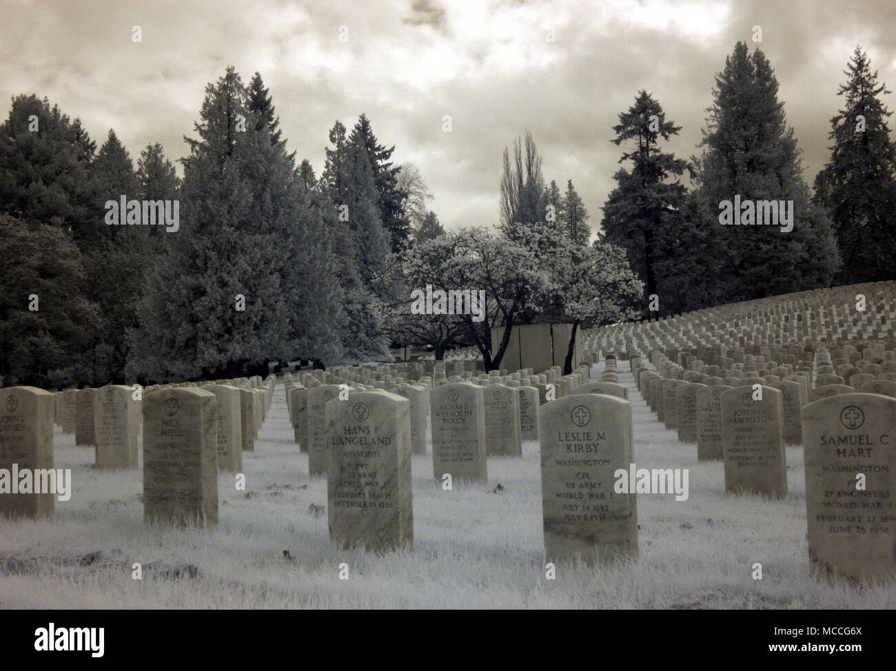 Memorial gravesite hi-res stock photography and images - Alamy