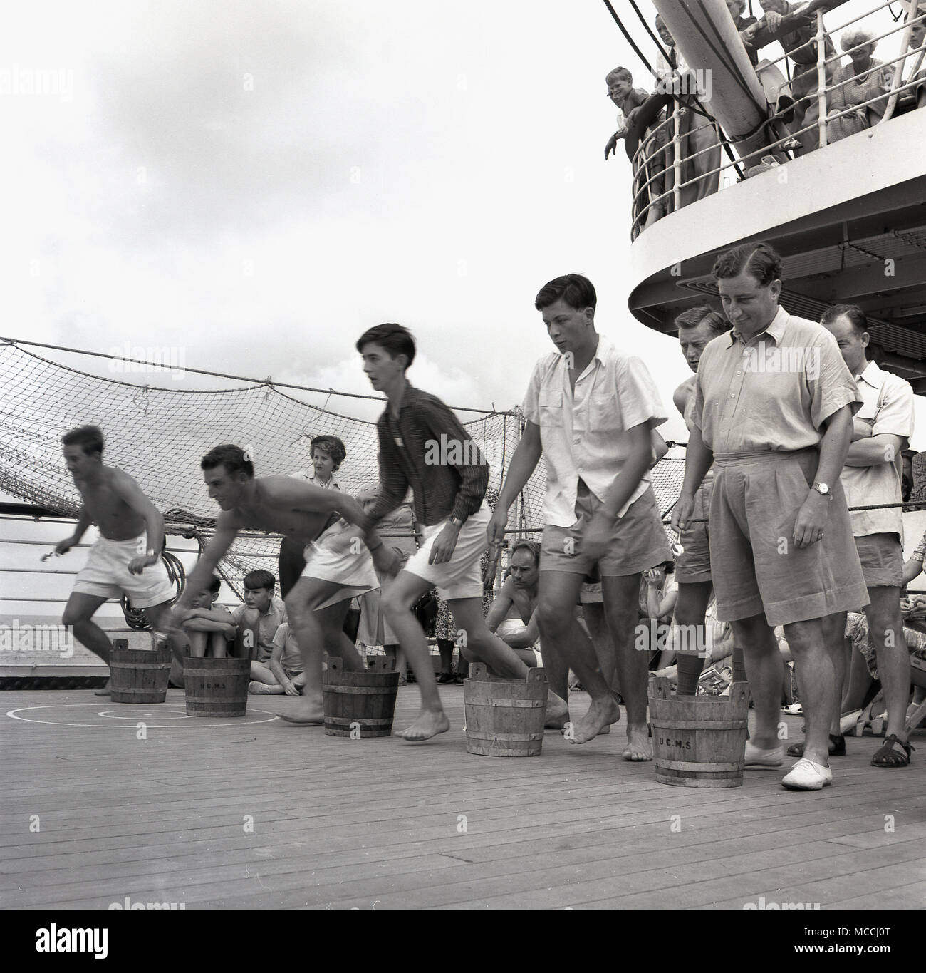 Egg and spoon race black hi-res stock photography and images - Alamy