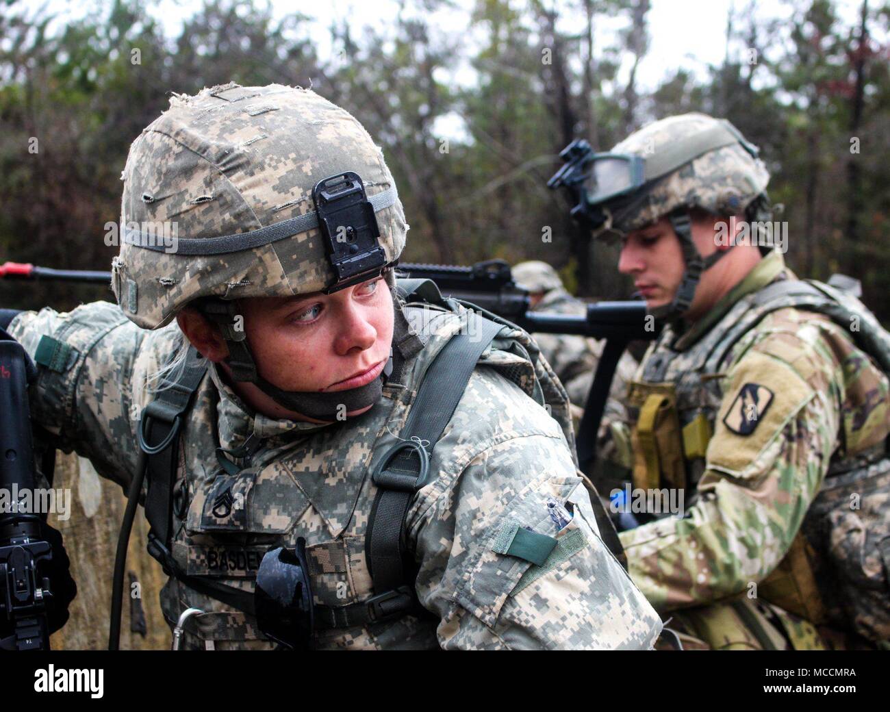 Mississippi Guardsmen from the 150th Engineer Battalion, 155th Armored ...