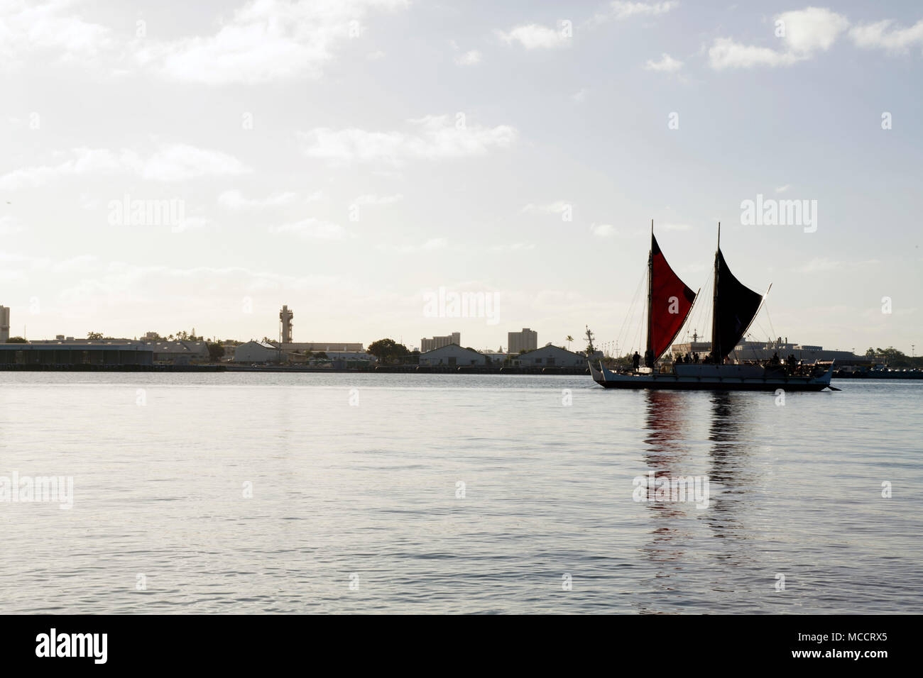 Ancient double hulled canoe hi-res stock photography and images - Alamy