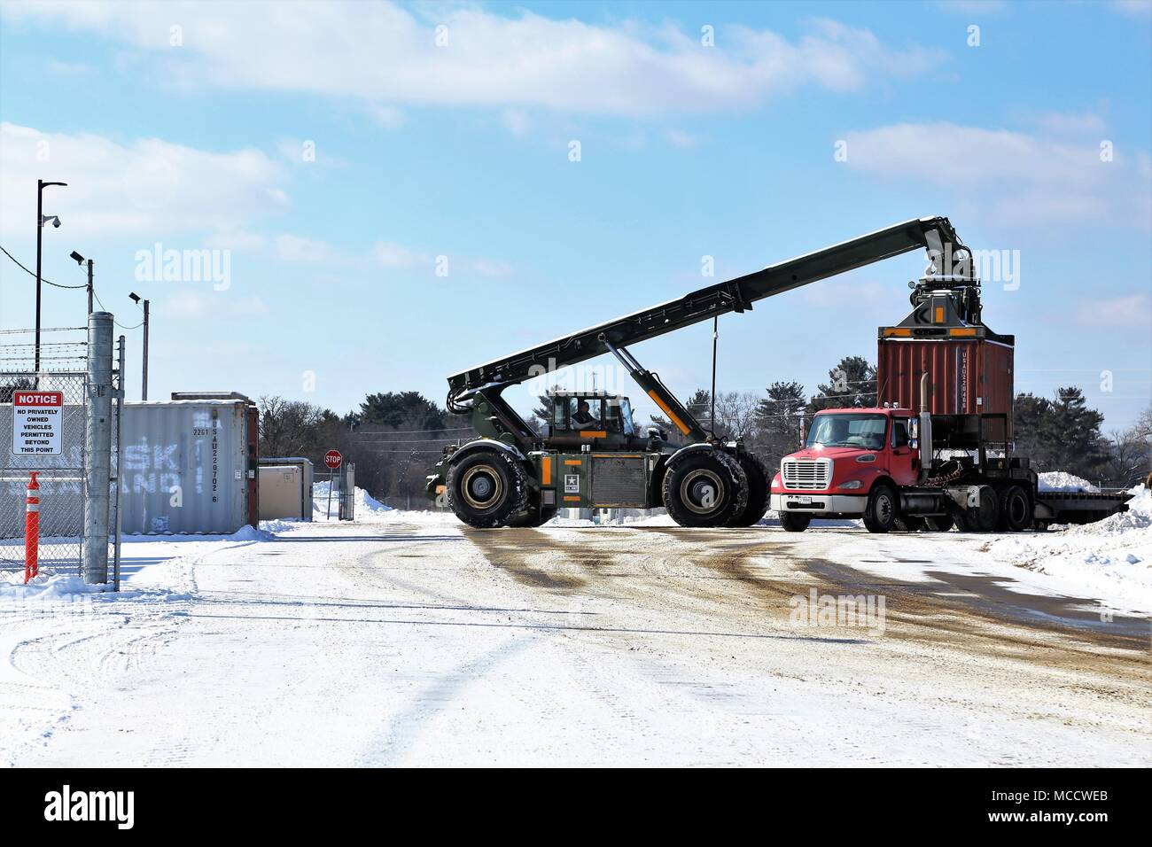 Rough terrain container handler loader hi-res stock photography and ...