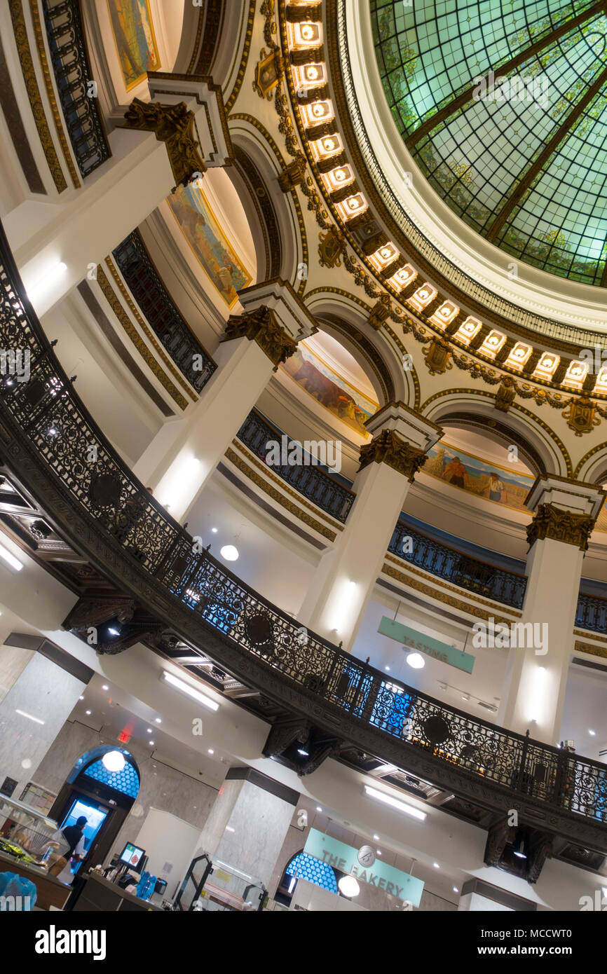 Heinen's grocery store Cleveland Ohio Stock Photo - Alamy