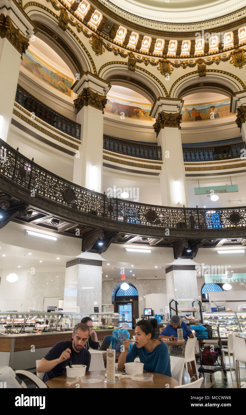 Heinen’s of downtown cleveland hi-res stock photography and images - Alamy