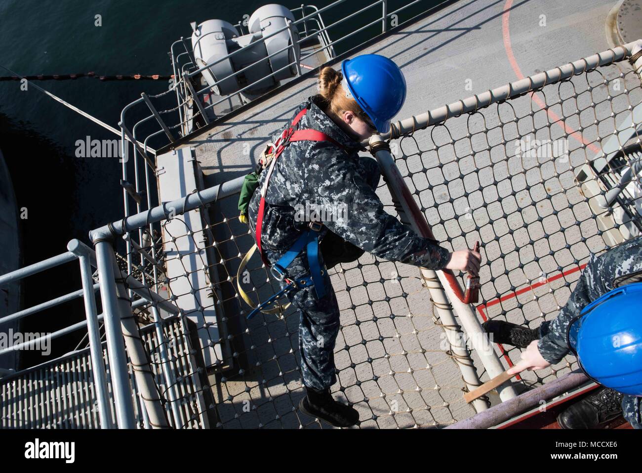 180209-N-WZ681-170 YOKOSUKA, Japan (Feb. 9, 2018) Aviation Boatswain's ...