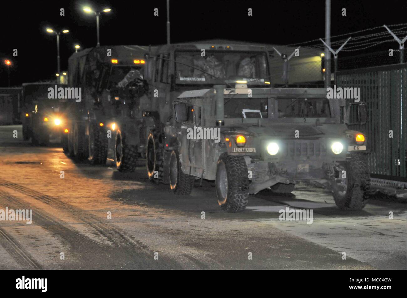 U.S. Soldiers from Echo Company, 1st Battalion, 3rd Aviation Regiment ...