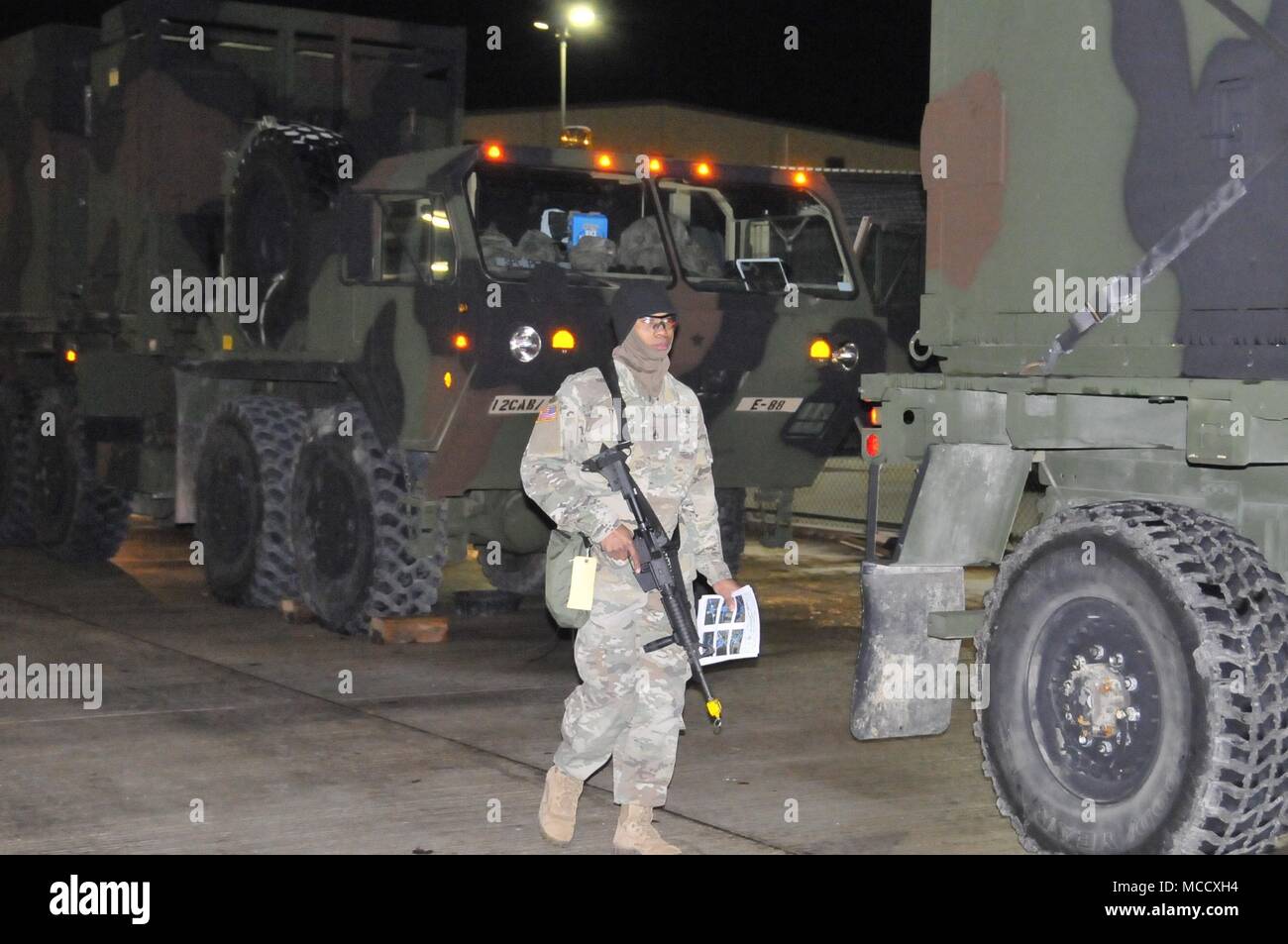 U.S. Soldiers from Echo Company, 1st Battalion, 3rd Aviation Regiment ...