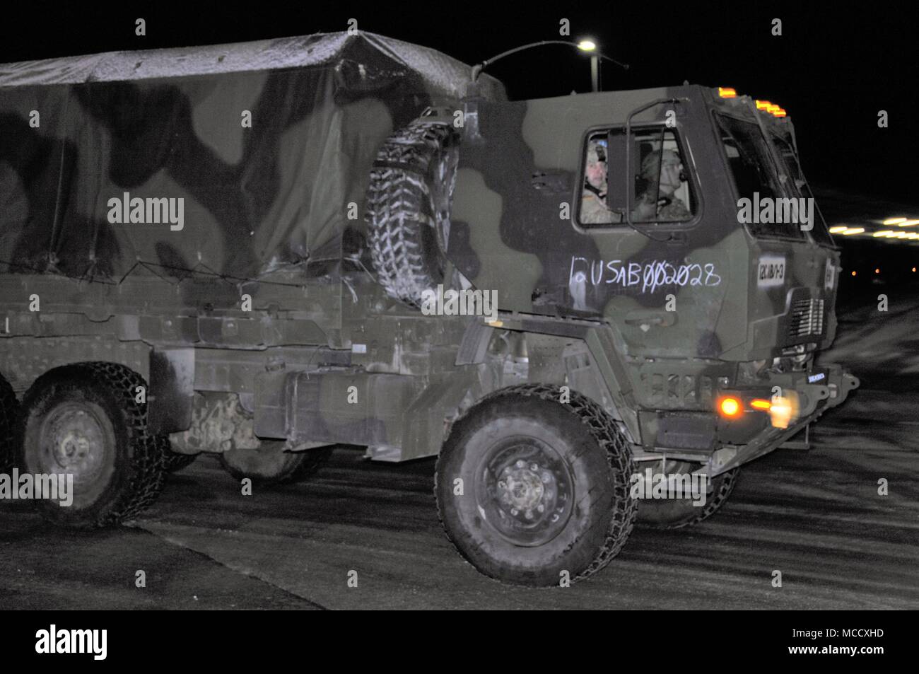 U.S. Soldiers from Echo Company, 1st Battalion, 3rd Aviation Regiment ...