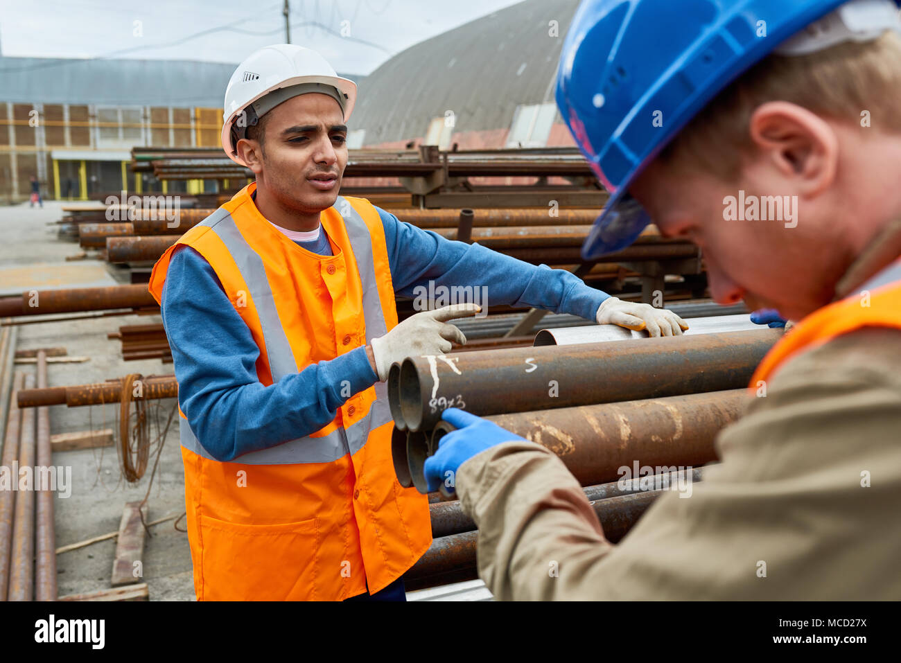 Construction working ethnic hi-res stock photography and images - Alamy