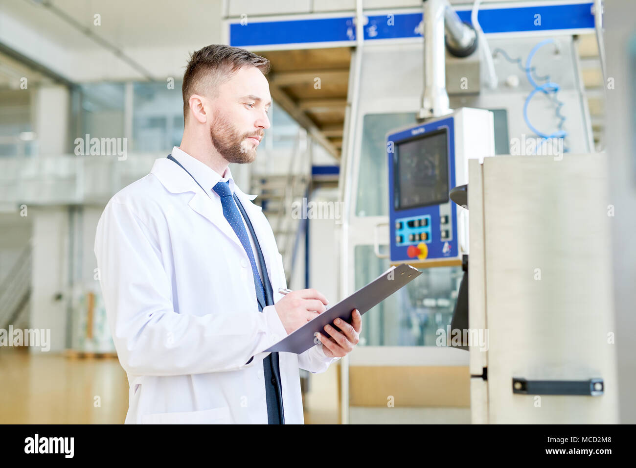 Inspection of products hi-res stock photography and images - Alamy