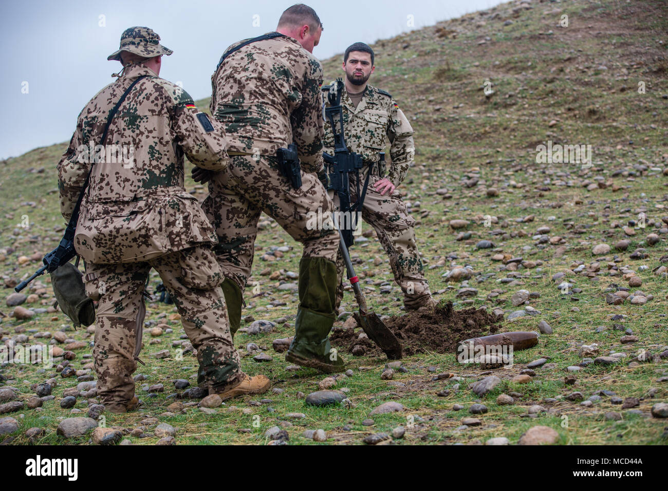 Eod blast pit training hi-res stock photography and images - Alamy