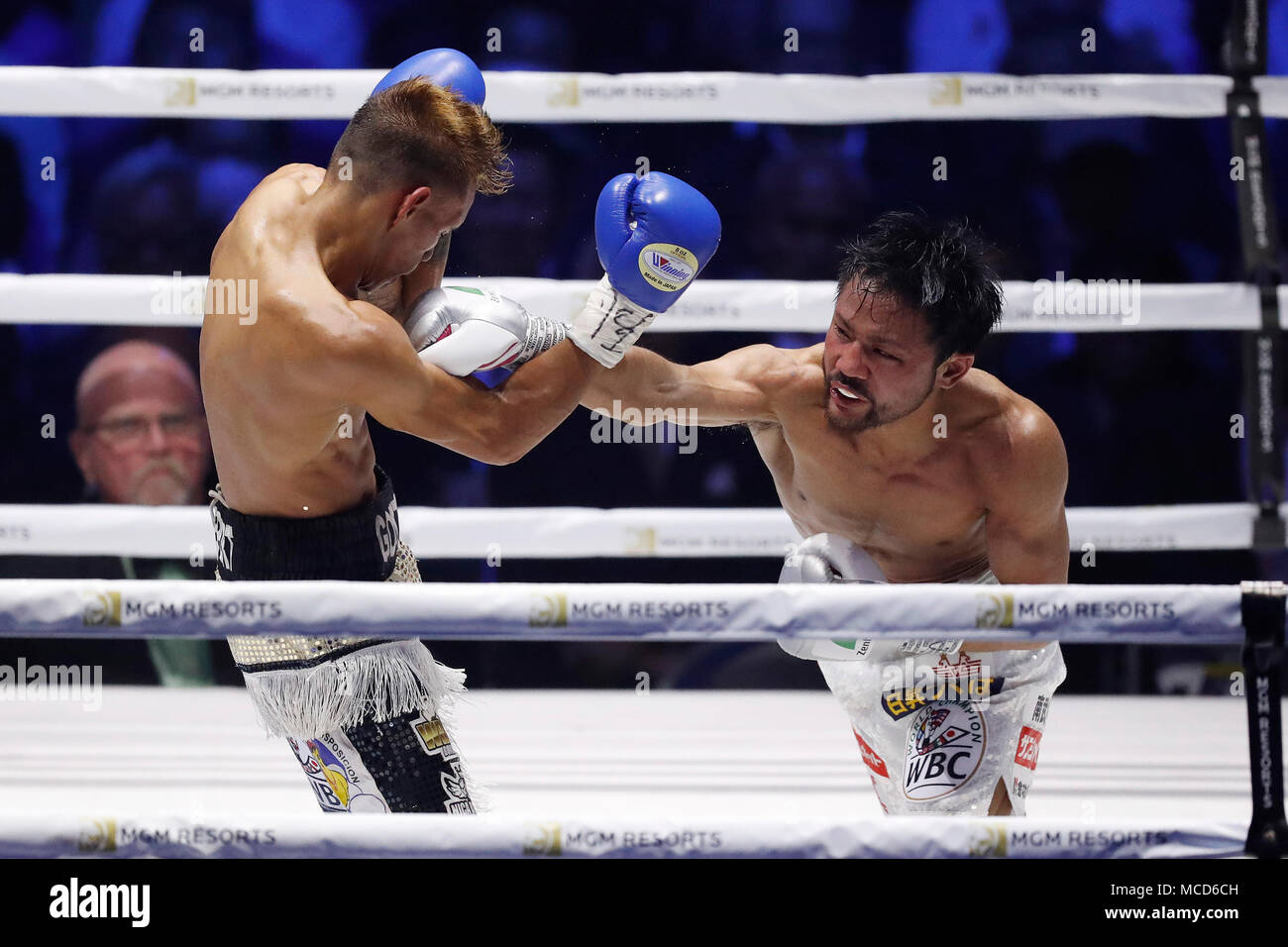 (L-R) Cristofer Rosales (NIC), Daigo Higa (JPN), APRIL15, 2018 - Boxing ...