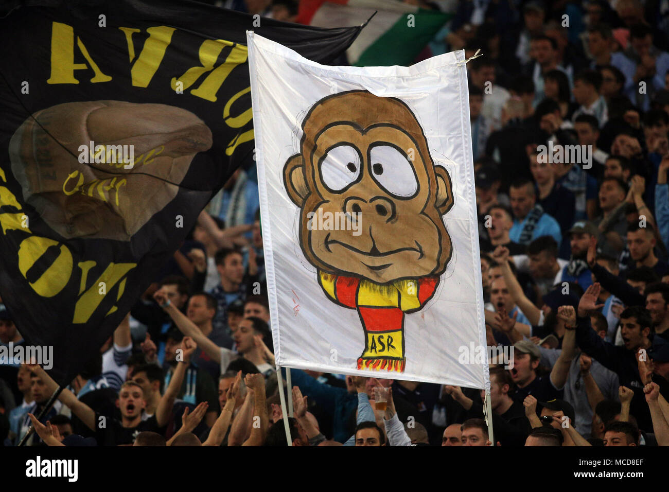 Stadio olimpico roma lazio derby fans hi-res stock photography and ...