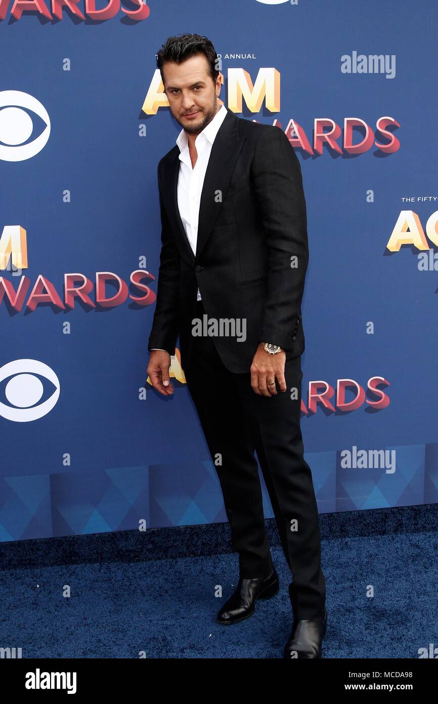 Luke Bryan In A Suit