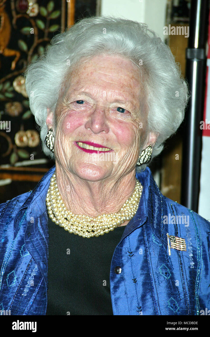 Barbara bush 2003 hi-res stock photography and images - Alamy