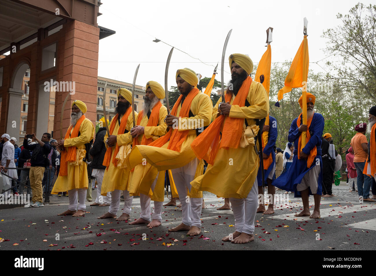 Indian family in italy hi-res stock photography and images - Alamy