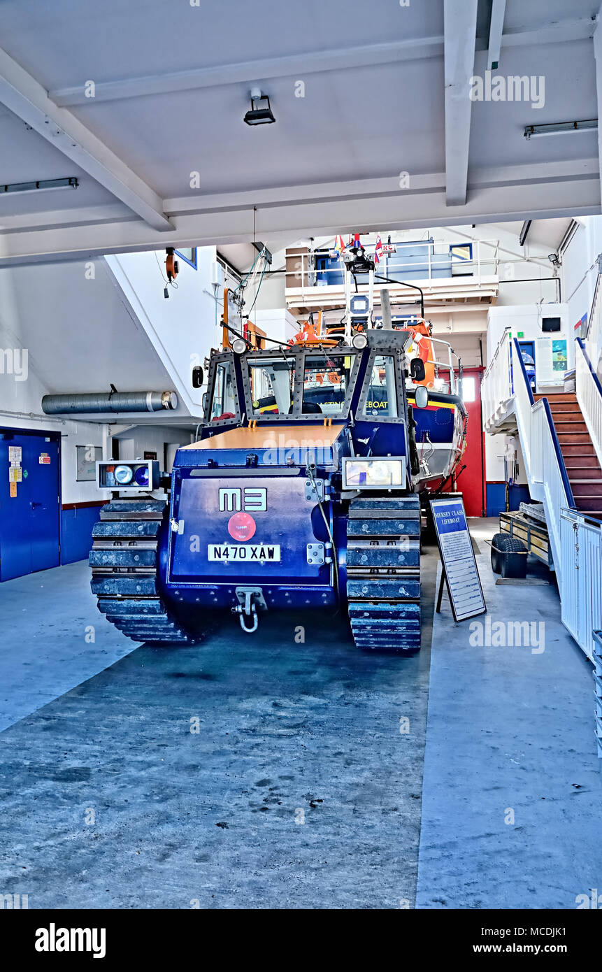 Rnli tractor hi-res stock photography and images - Alamy